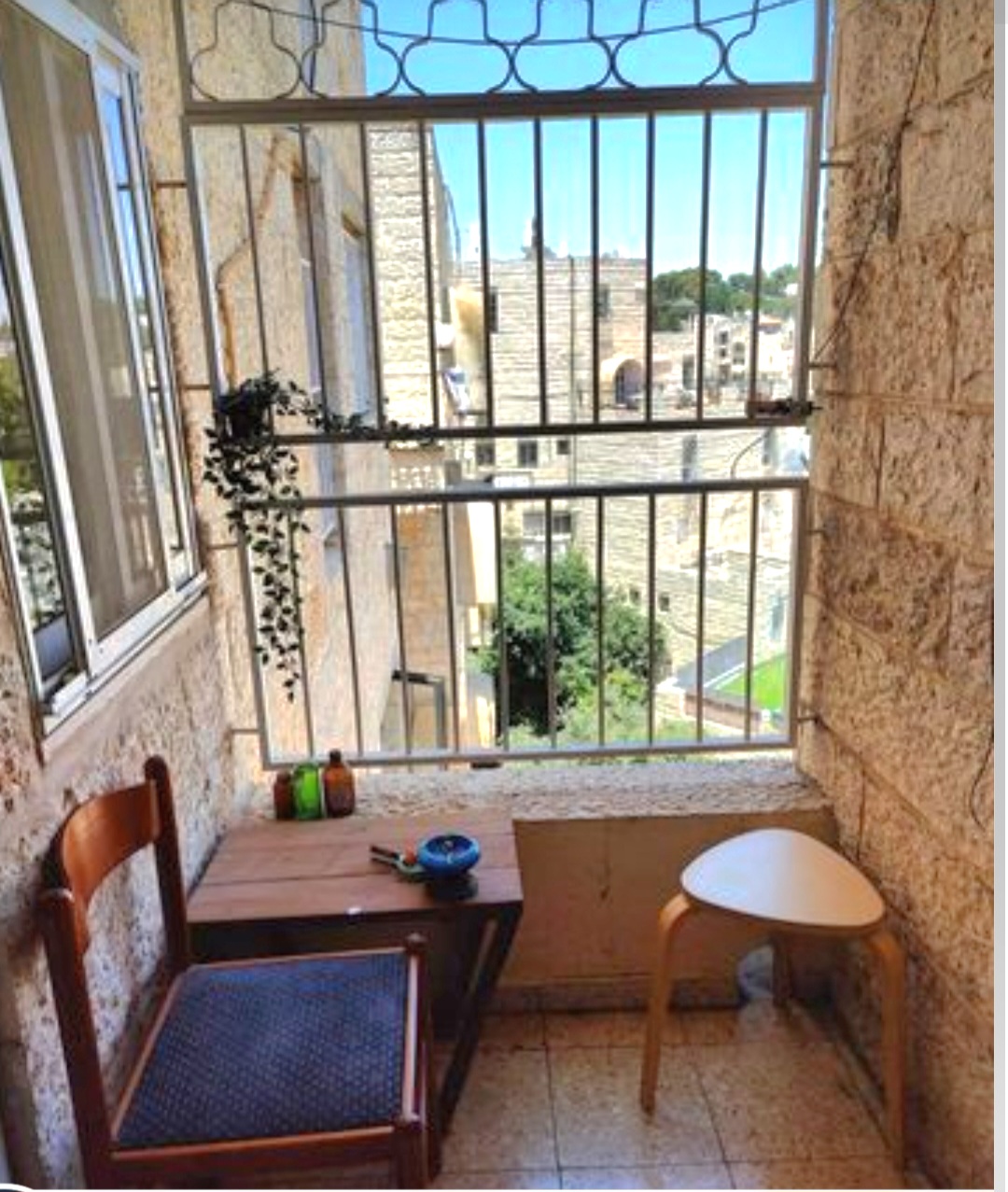 Amazing Investment Opportunity! 4 Rooms, Porch, Storage Room, Immediate ...